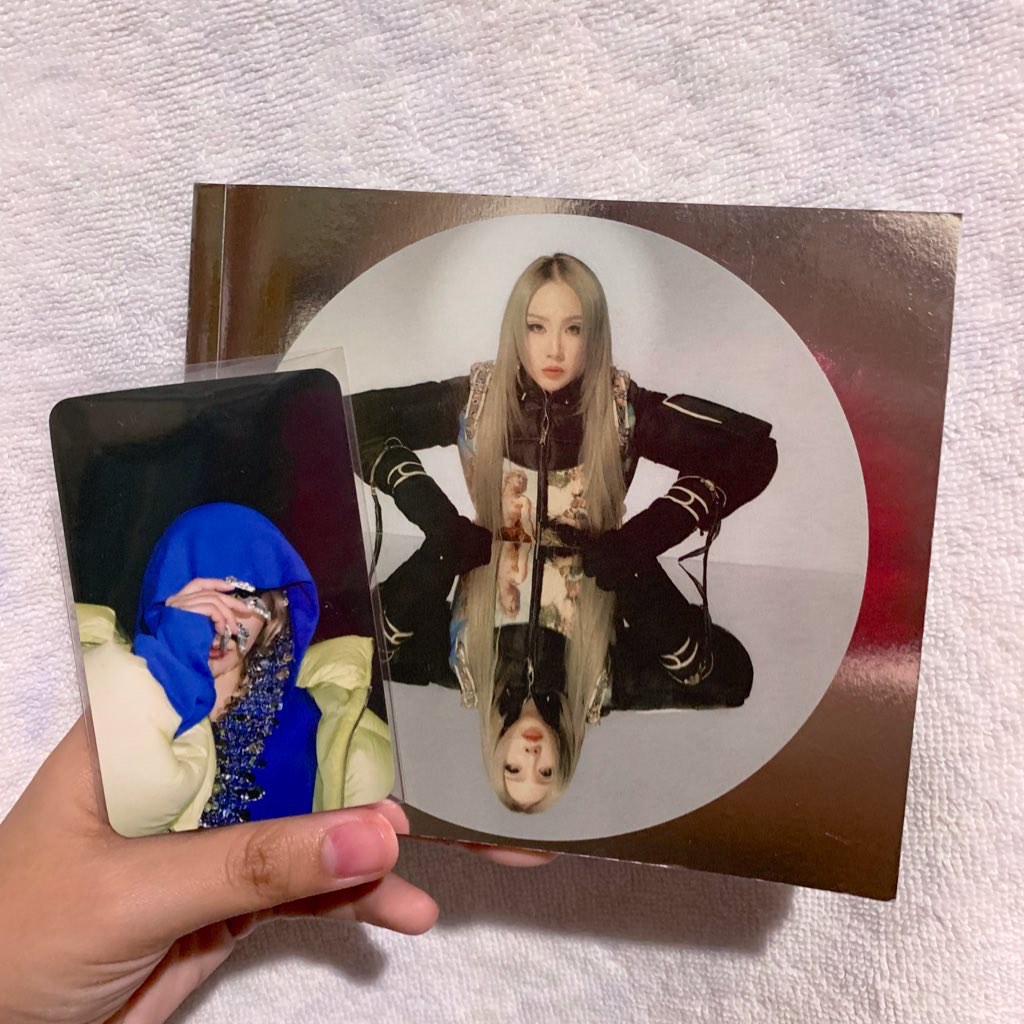cl alpha photocard photobook, Hobbies & Toys, Memorabilia & Collectibles, K-Wave on Carousell
