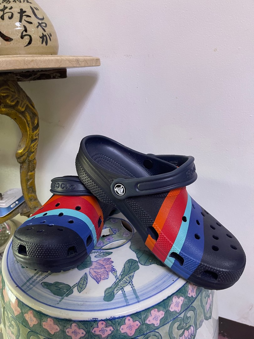 Crocs, Men's Fashion, Footwear, Slippers & Slides on Carousell