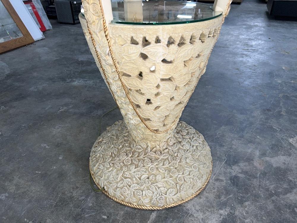 Cylindrical Southern Style Egg-shaped Display Shelf / Rak Pameran ...