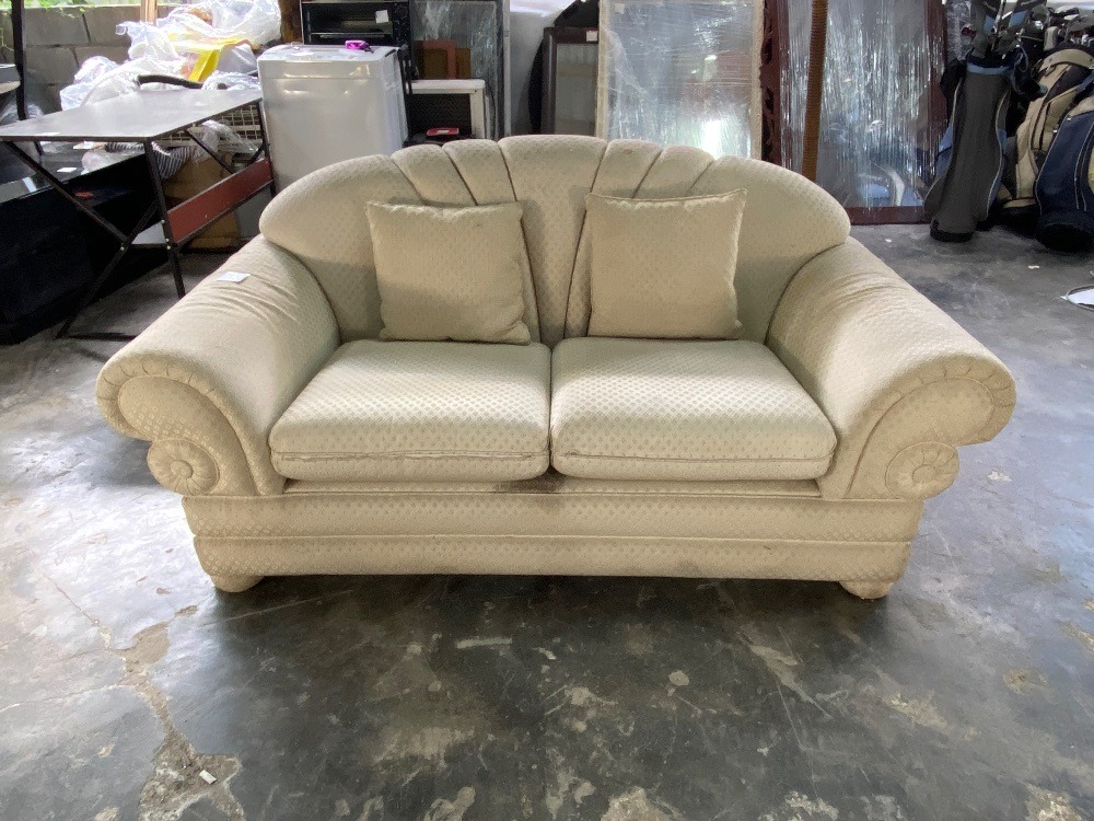 Fabric 2-Seater Sofa White Colour / Fabrik Sofa 2 Tempat Duduk Warna ...