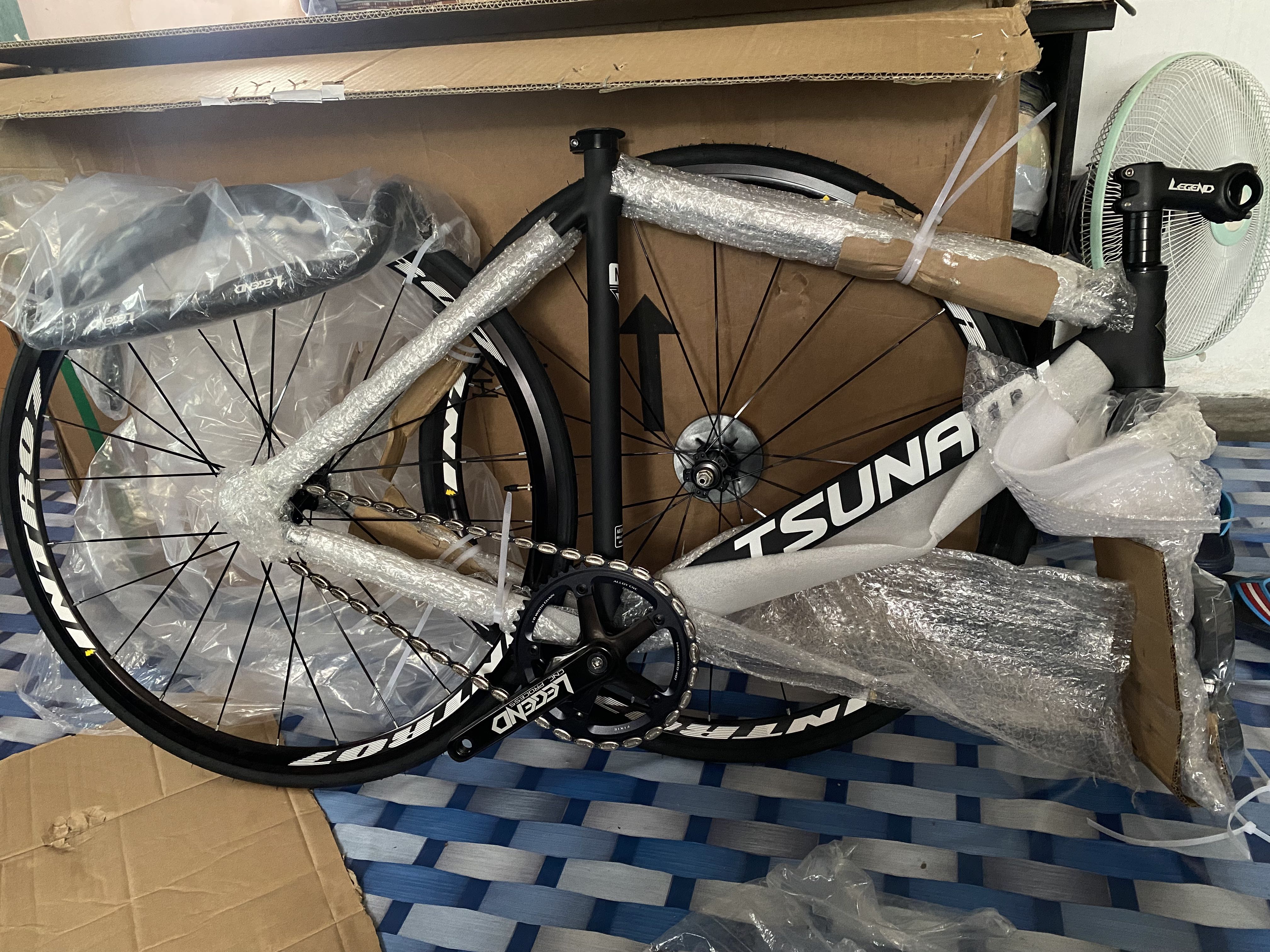 Fixed tsunami, Sports Equipment, Bicycles & Parts, Bicycles on Carousell