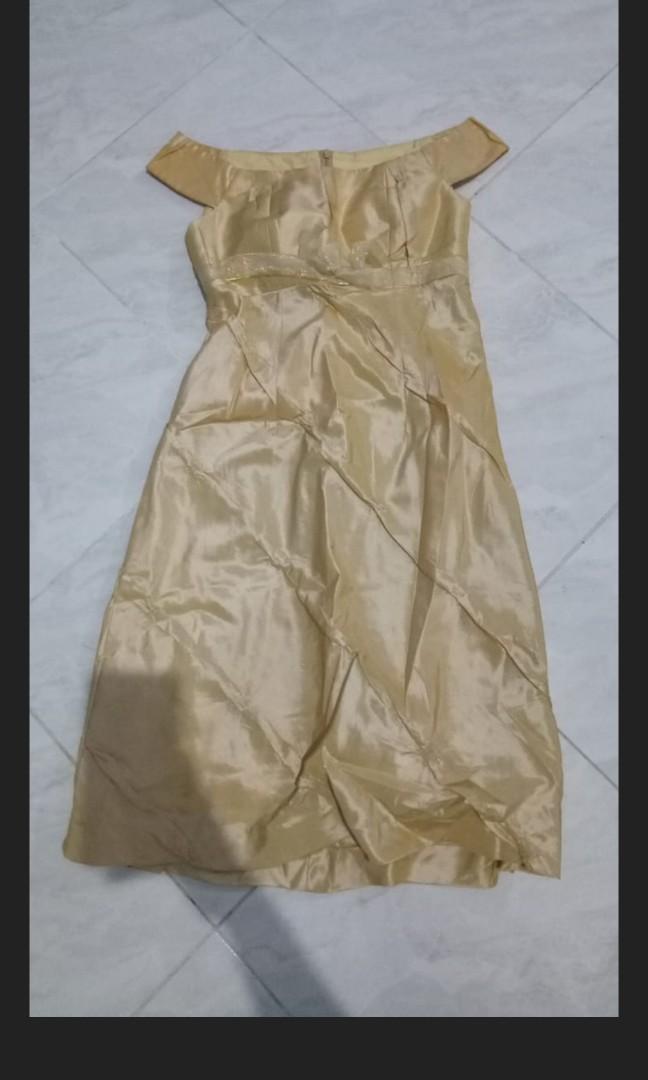 Gaun pesta gold dress gold tebel berat, Fesyen Wanita, Pakaian Wanita ...