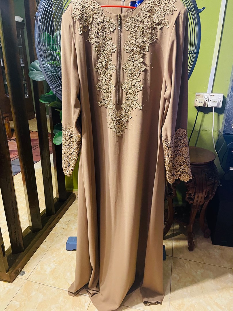 Jubah only wore Once, Women's Fashion, Muslimah Fashion, Kaftans ...