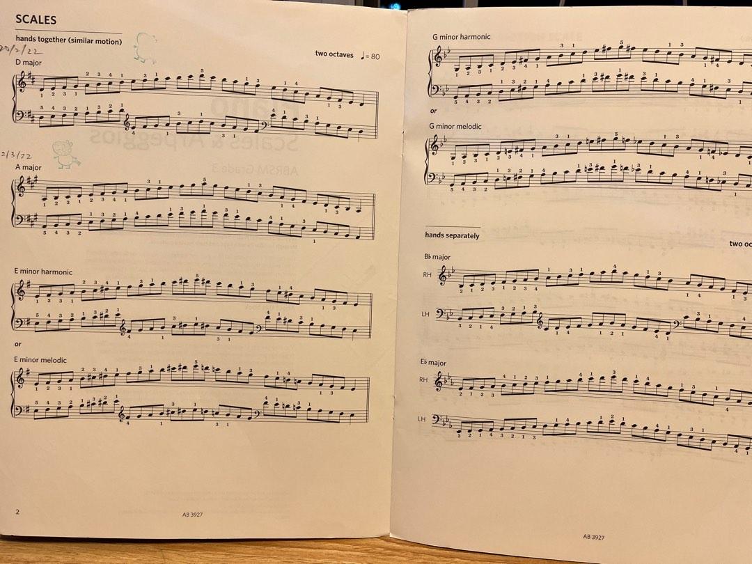 Piano Grade 3 Scales and Arpeggios, 興趣及遊戲, 音樂樂器 & 配件, 音樂與媒體 - 樂譜 - Carousell