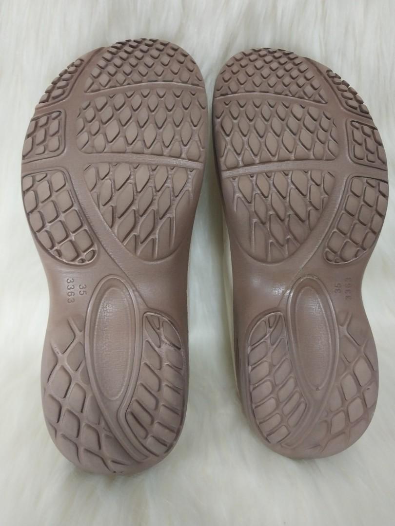 Rusty Lopez open back slip on, Women's Fashion, Footwear, Slippers and ...