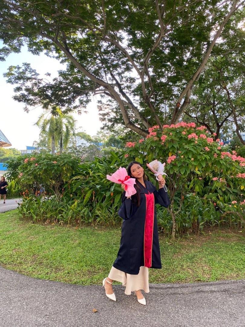 Temasek Poly Graduation gown, Women's Fashion, Coats, Jackets and ...