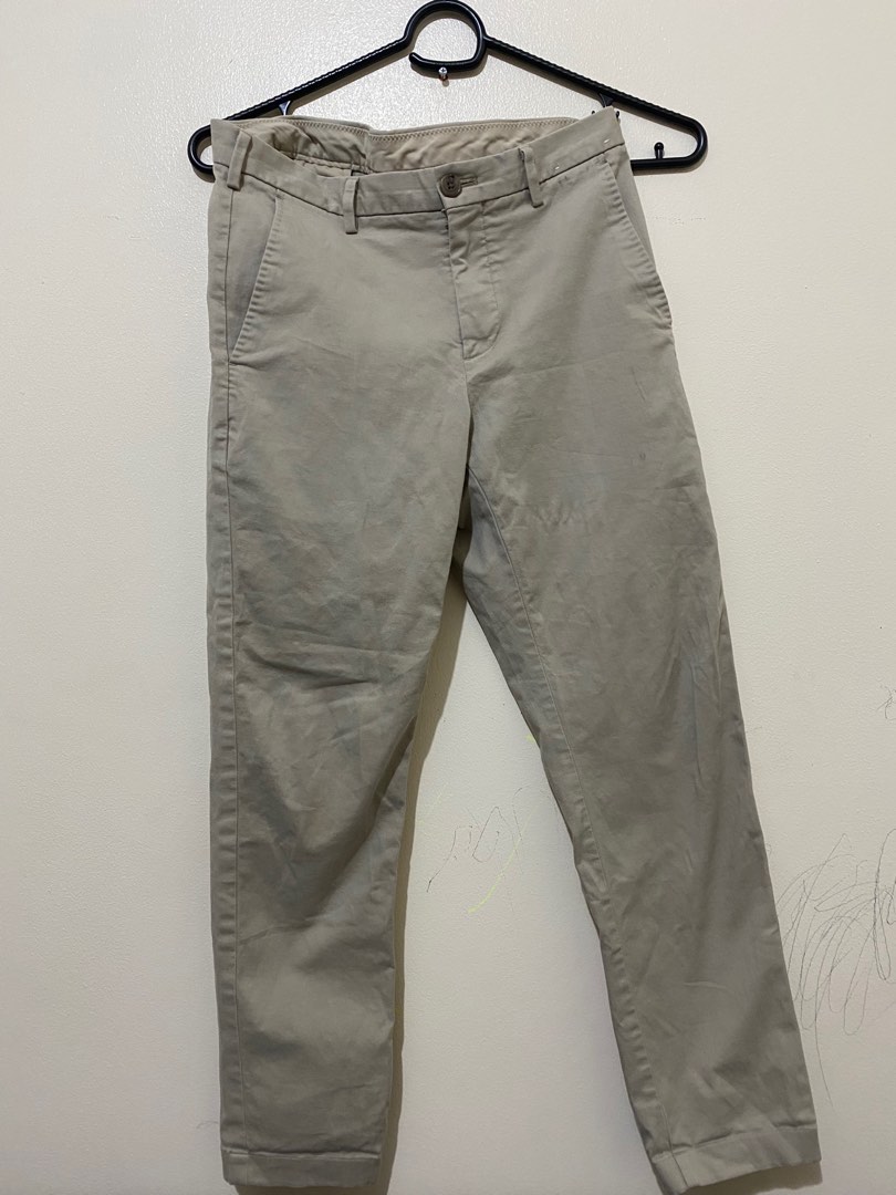 UNIQLO MEN Khaki/Beige Pants, Men's Fashion, Bottoms, Jeans on Carousell