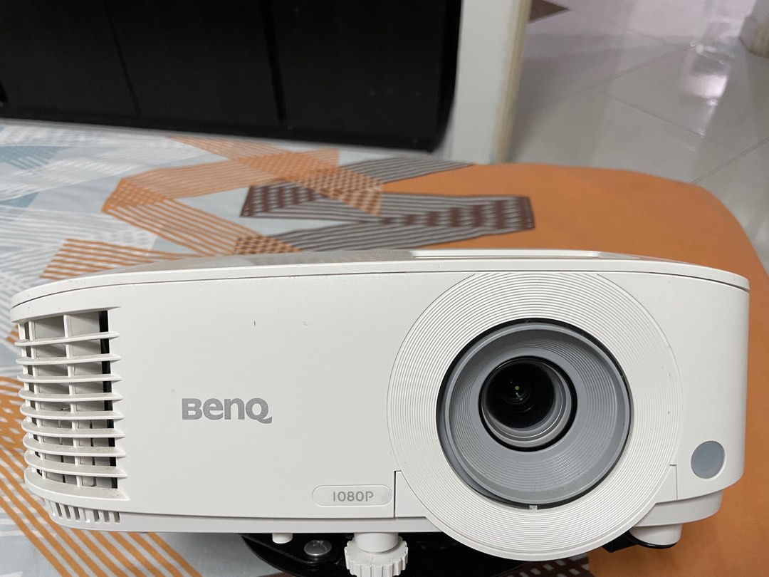 Benq projector - 1080p + projector bag + projector screen 180 cm ...