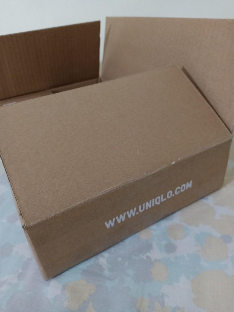 Box uniqlo, Desain & Kerajinan Tangan, Lainnya di Carousell