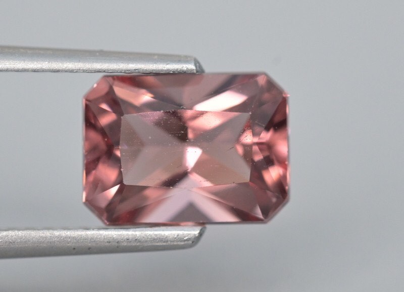 CERTIFIED Red Apatite Gemstone, Women's Fashion, Jewelry & Organisers ...