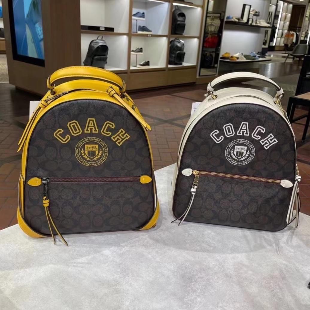 Coach Jordyn Backpack in Sig Canvas, Women's Fashion, Bags & Wallets ...