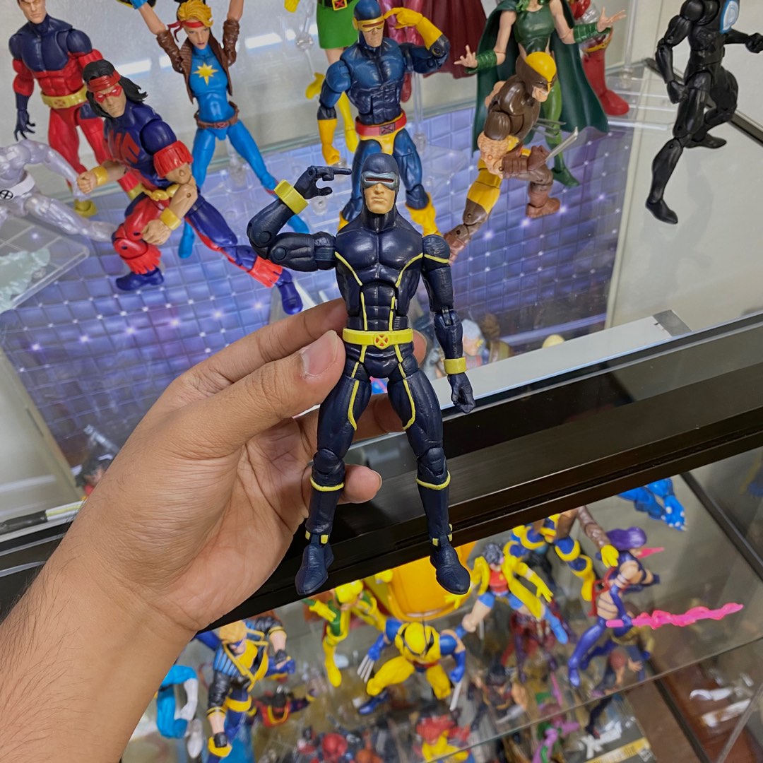 Early Hasbro Marvel Legends: Astonishing Cyclops, Hobbies & Toys, Toys ...