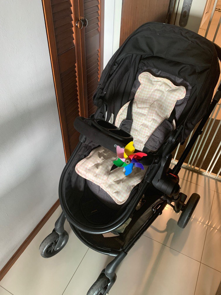 Evoflow pivot stroller, Babies & Kids, Going Out, Strollers on Carousell