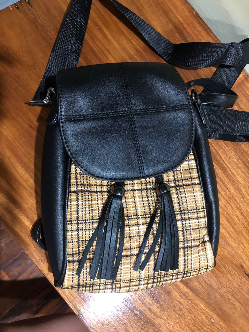 Howru Bag, Women's Fashion, Bags & Wallets, Backpacks on Carousell