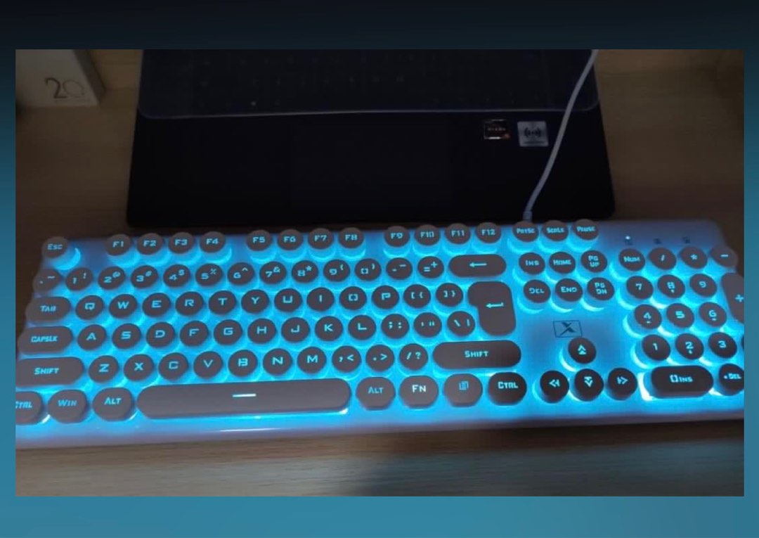白色冰藍燈圓形鍵盤Keyboard 有線 USB 幾乎全新, 電腦＆科技, 電腦周邊及配件, 電腦鍵盤及相關產品 on Carousell