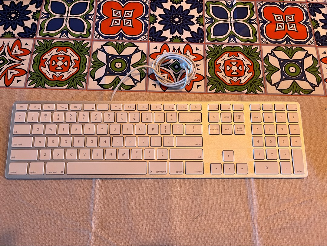 Matias White Keyboard with Numeric Keypad, Computers & Tech, Parts ...