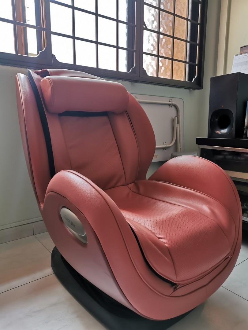 OSIM uDivine Mini Massage Chair, Health & Nutrition, Massage Devices on ...