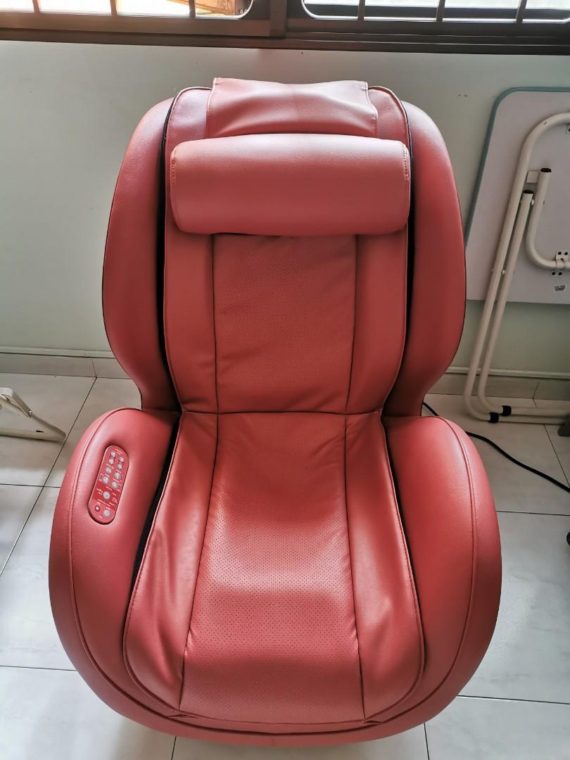 OSIM uDivine Mini Massage Chair, Health & Nutrition, Massage Devices on ...