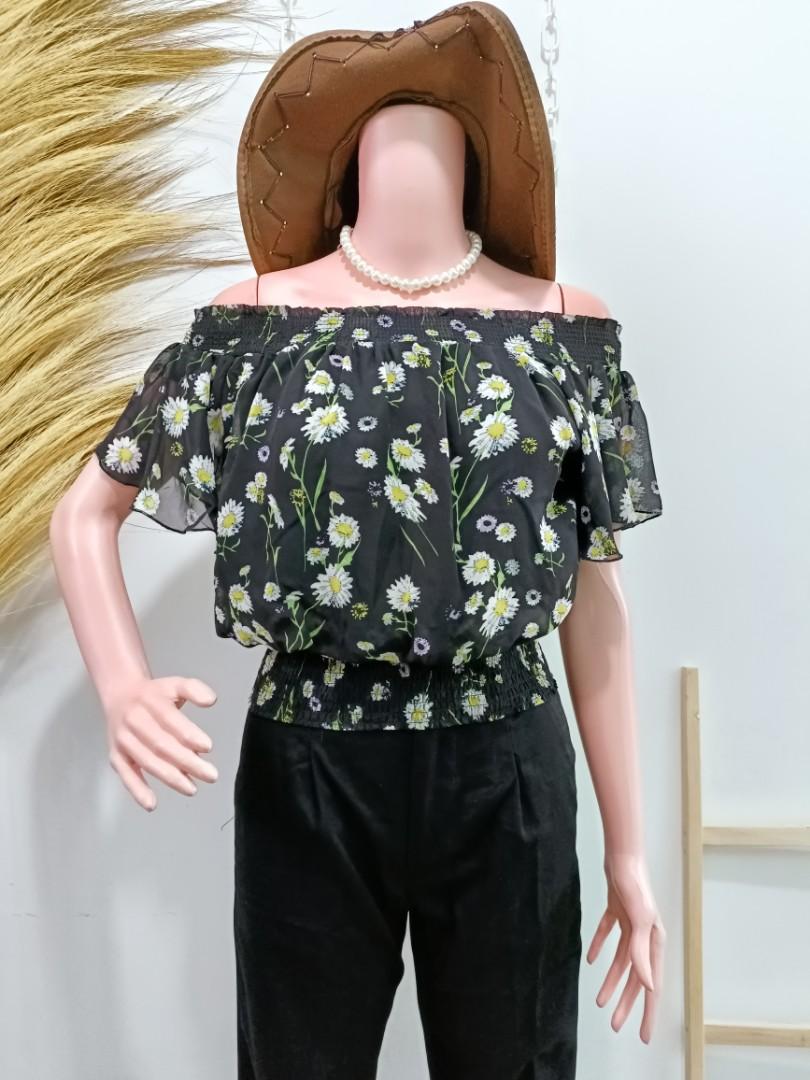 Sabrina flower Korean style, Fesyen Wanita, Pakaian Wanita, Atasan di ...