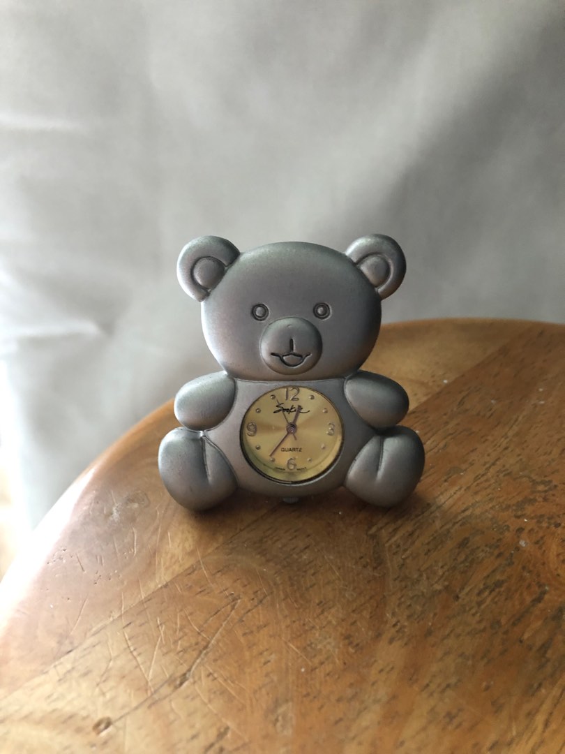 Small display clock, Hobbies & Toys, Memorabilia & Collectibles ...