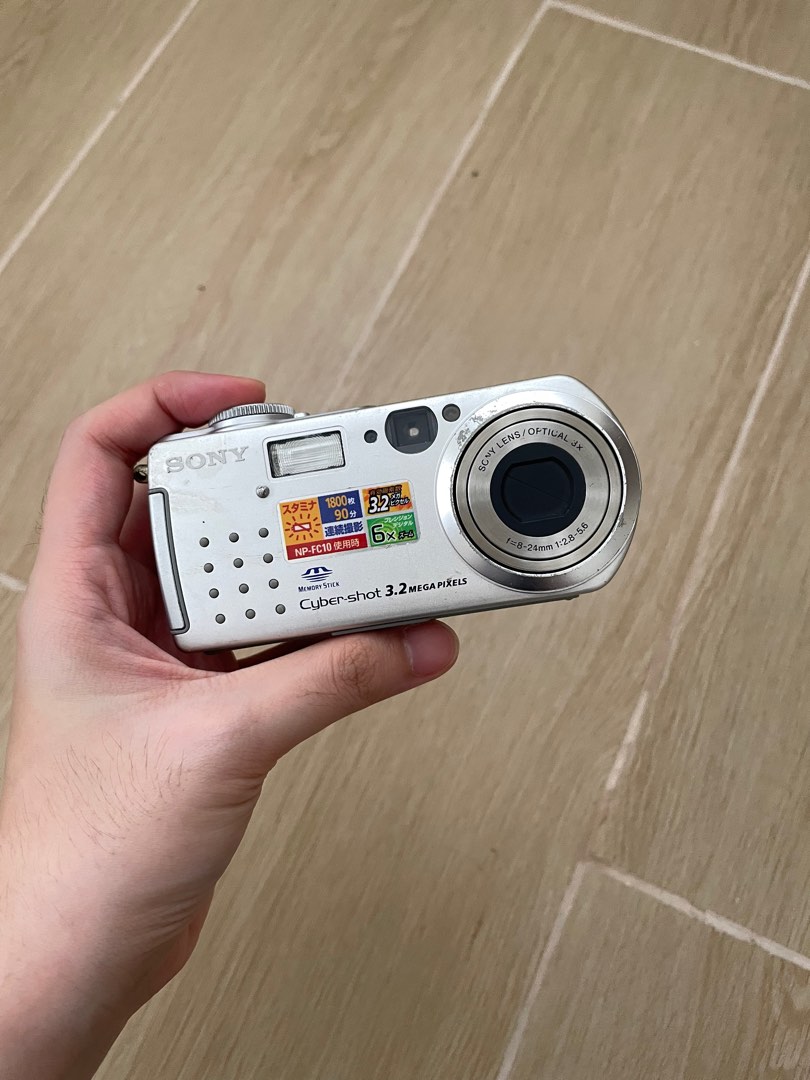 Sony cybershot dsc-p5 - digicam, Photography, Cameras on Carousell