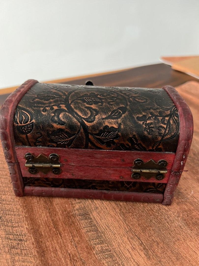 Antique looking box, Hobbies & Toys, Stationery & Craft, Handmade Craft ...