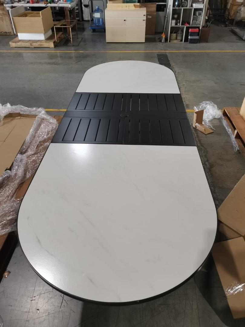 Crate & Barrel MINIMALIST Zuma Expandable Outdoor Dining Table ...