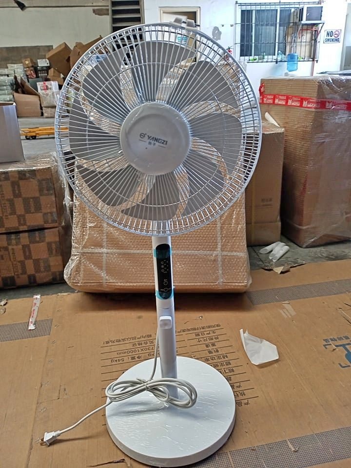 EPA 73 White Electric Pan, Furniture & Home Living, Lighting & Fans ...