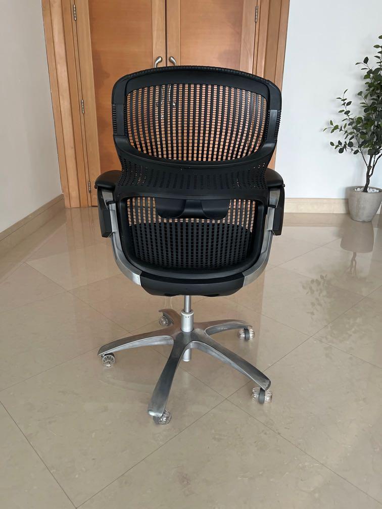 Formway Task Chair Ergonomic Office Chair, Furniture & Home Living ...