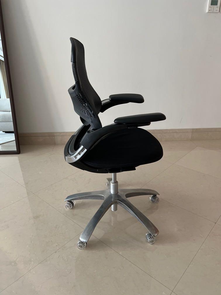 Formway Task Chair Ergonomic Office Chair, Furniture & Home Living ...