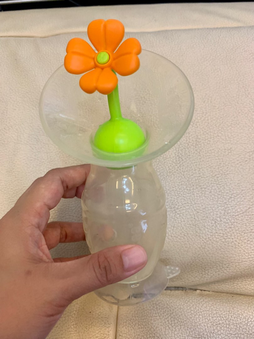 Hakaa breast pump, Babies & Kids, Nursing & Feeding, Breastfeeding ...