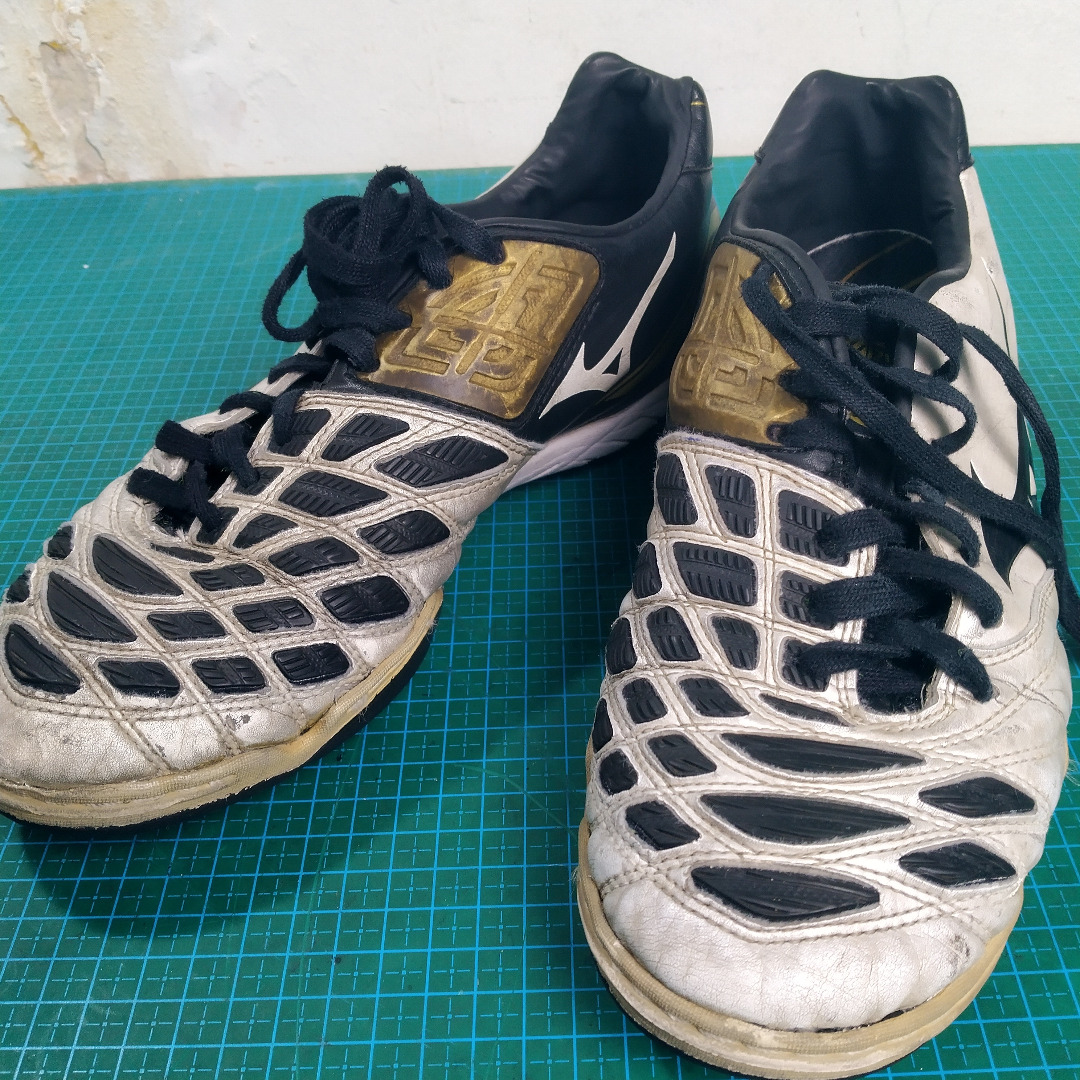 Mizno Wave Ignitus 2 Sports Shoes Size:8(US) 40.5(EURO) Dpn Terkelupas ...