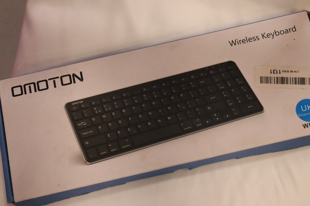 Omoton wireless keyboard, Mobile Phones & Gadgets, Other Gadgets on ...