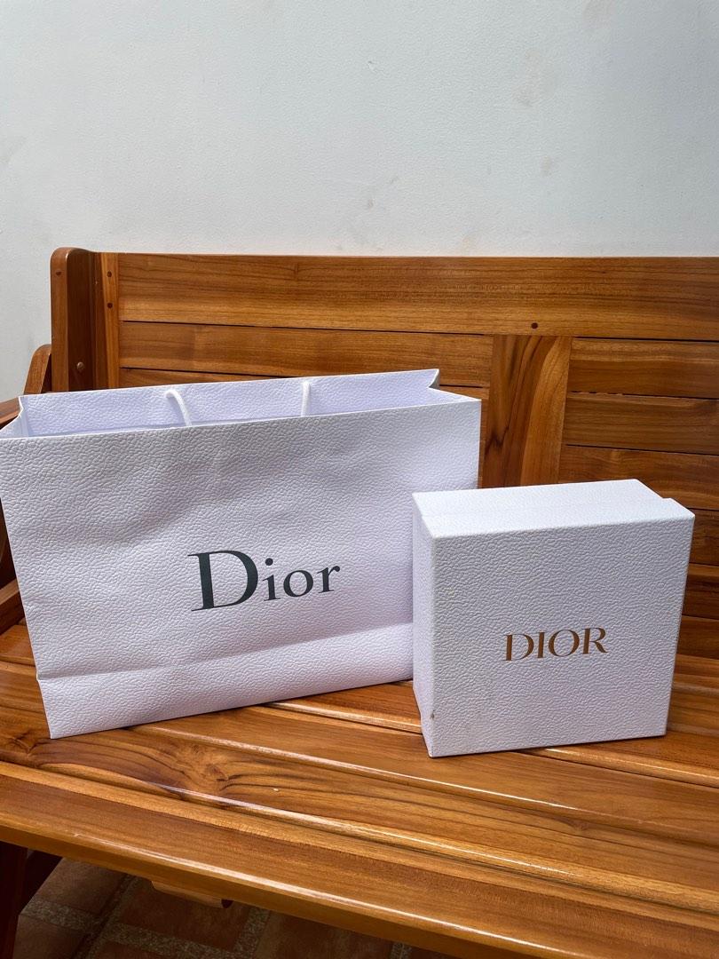 Paper bag dan box dior original, Barang Mewah, Pakaian di Carousell