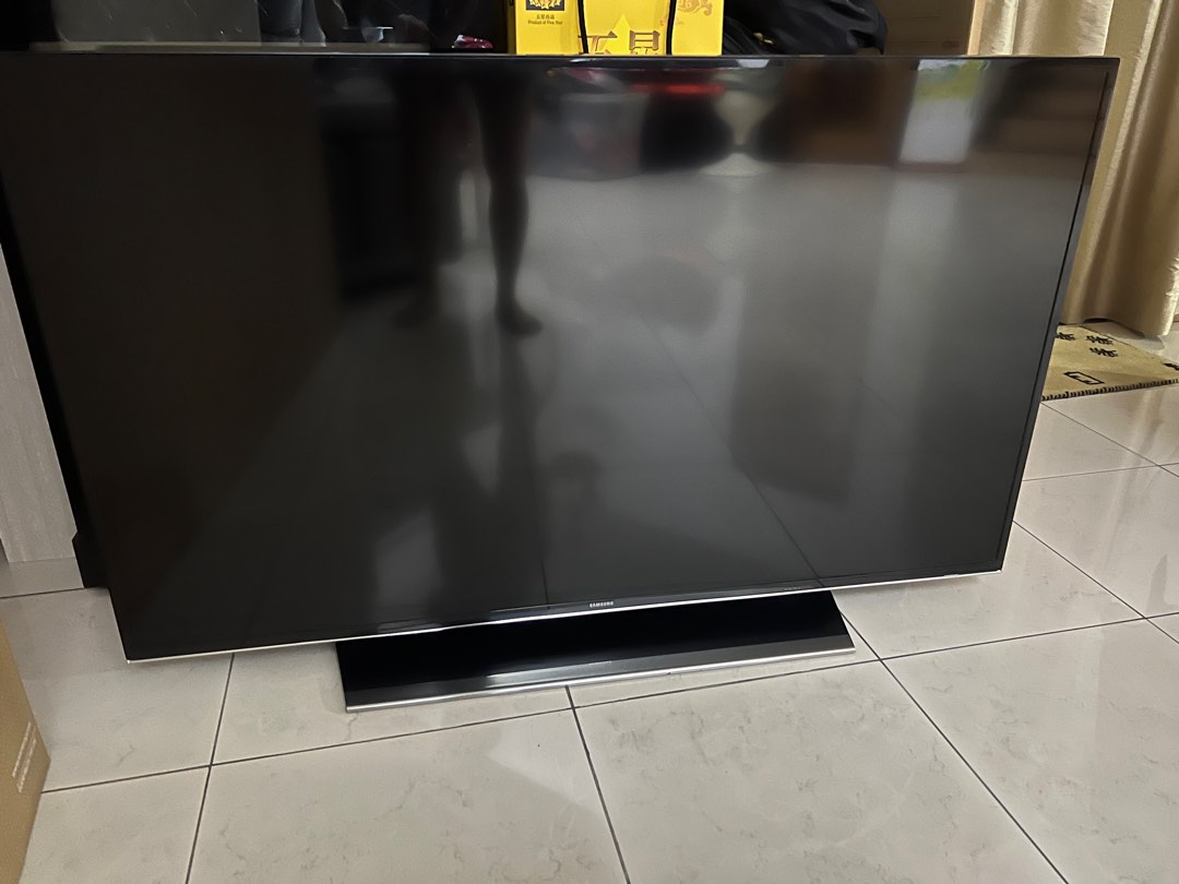 Samsung 44 inch smart TV, TV & Home Appliances, TV & Entertainment, TV on Carousell