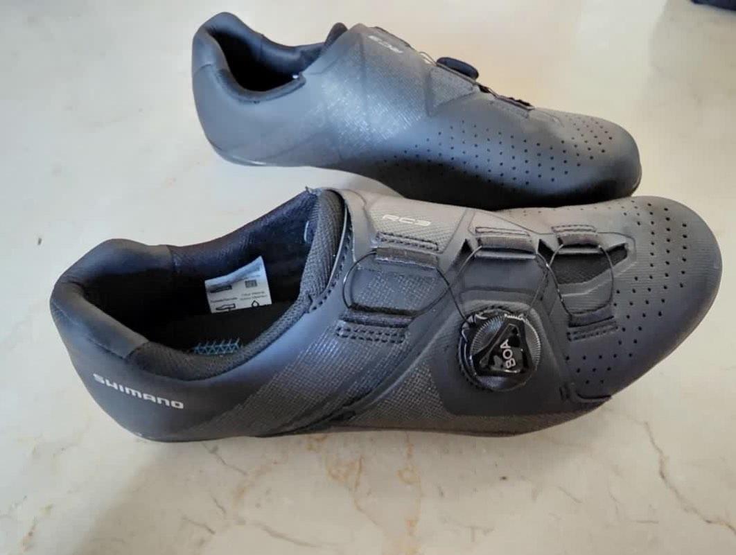 Shimano RC3 cleat shoe, Sports Equipment, Bicycles & Parts, Parts ...