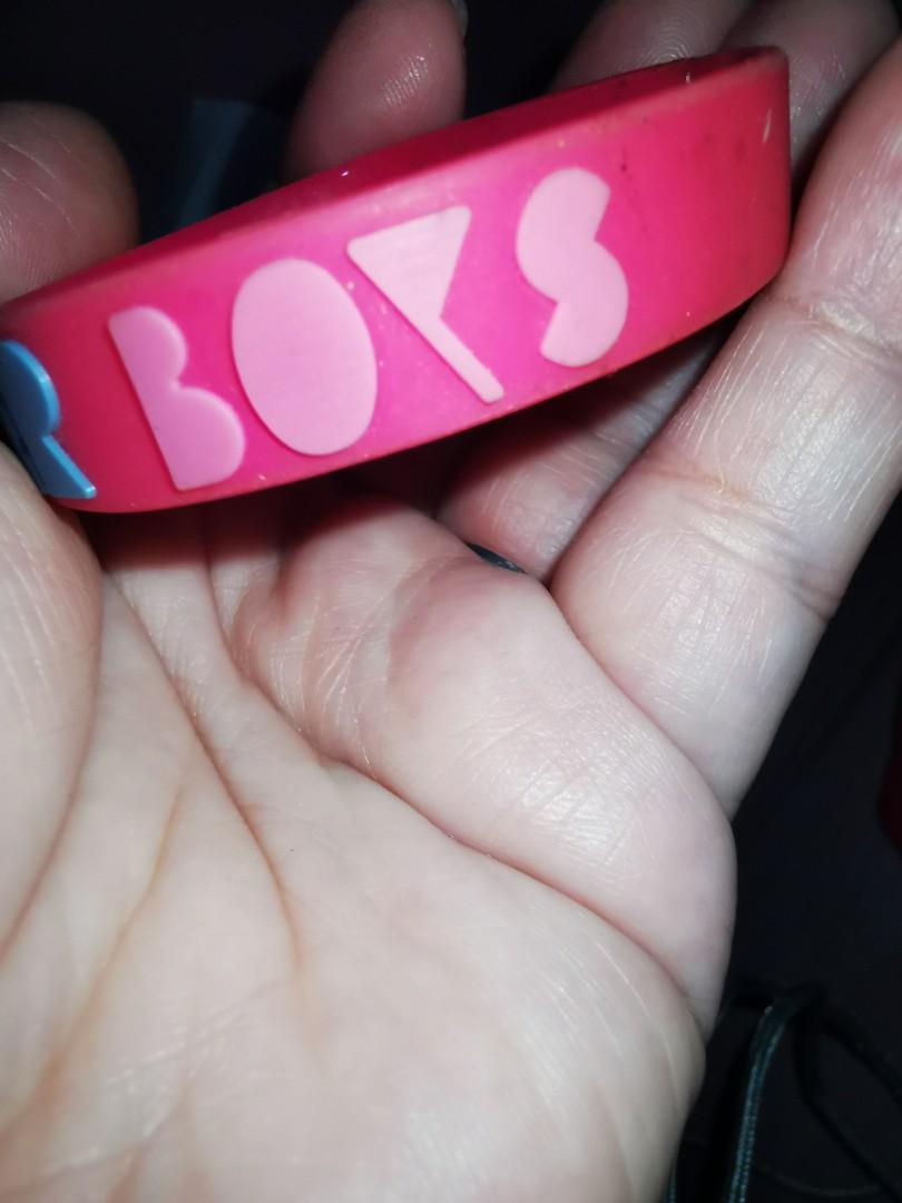 Surfer band small wrist, Women's Fashion, Jewelry & Organizers ...