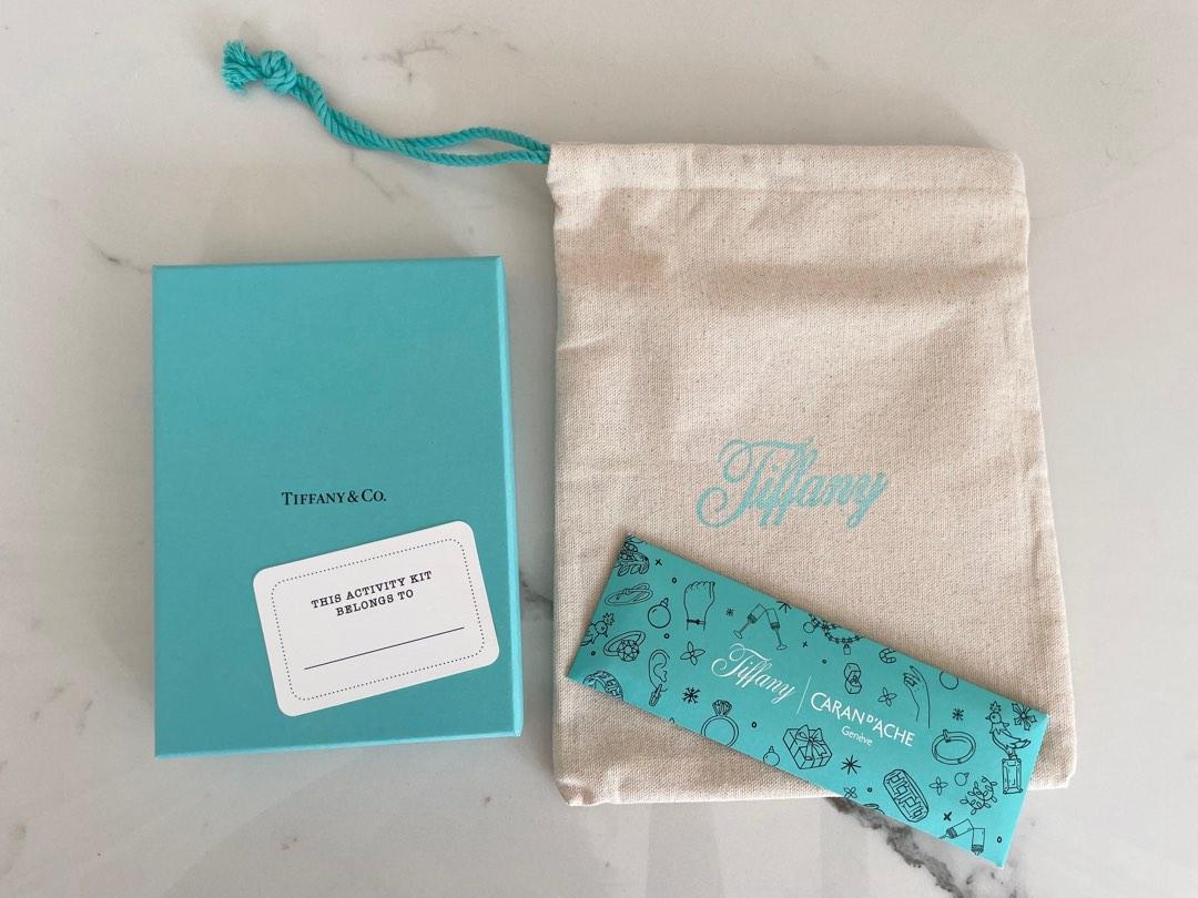 Tiffany VIP Color Book & Color Pencils, 興趣及遊戲, 玩具 & 遊戲類 - Carousell