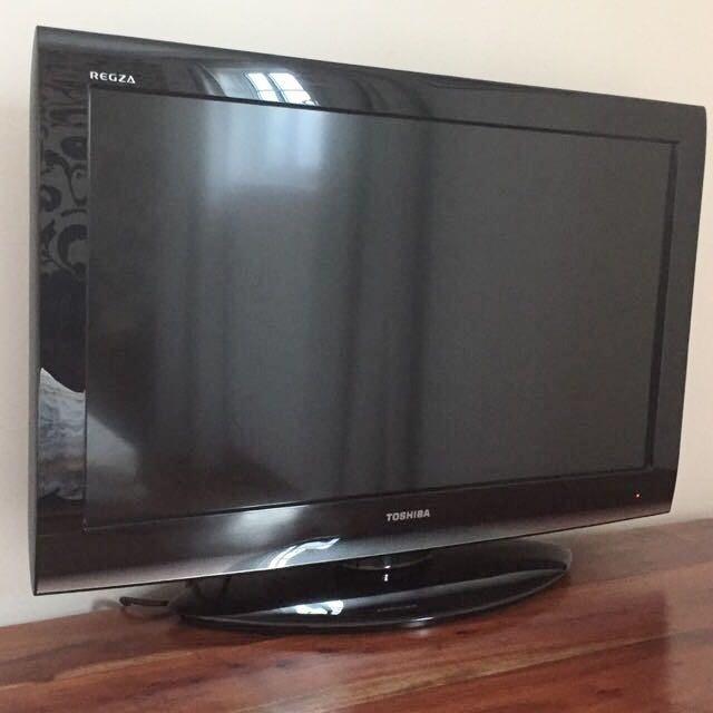 Toshiba LCD 32 inch TV - REGZA 32EV700E, TV & Home Appliances, TV ...