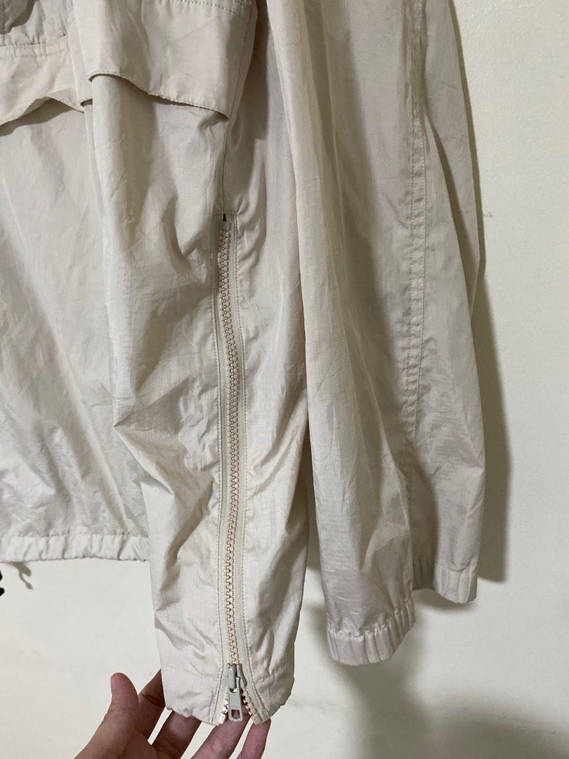 Uniqlo Cream Windbreaker, Men's Fashion, Activewear on Carousell