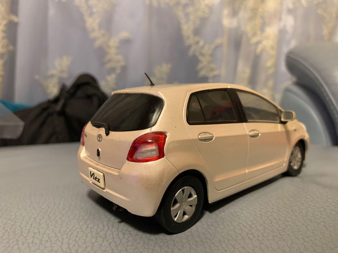 1:24 Toyota Yaris NCP91 金屬 豐田原廠 色辦車 珍珠白色 Vitz , 興趣及遊戲, 玩具 & 遊戲類 - Carousell