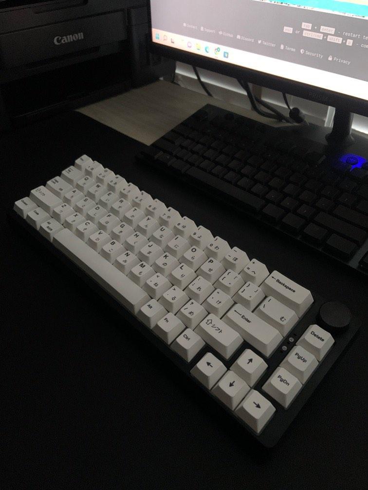 65% custom mechanical keyboard (White keycaps), Computers & Tech, Parts ...