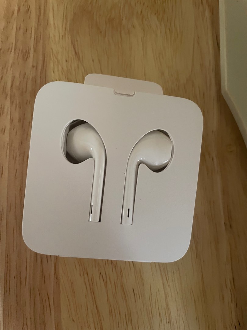 Apple original, Audio, Earphones on Carousell