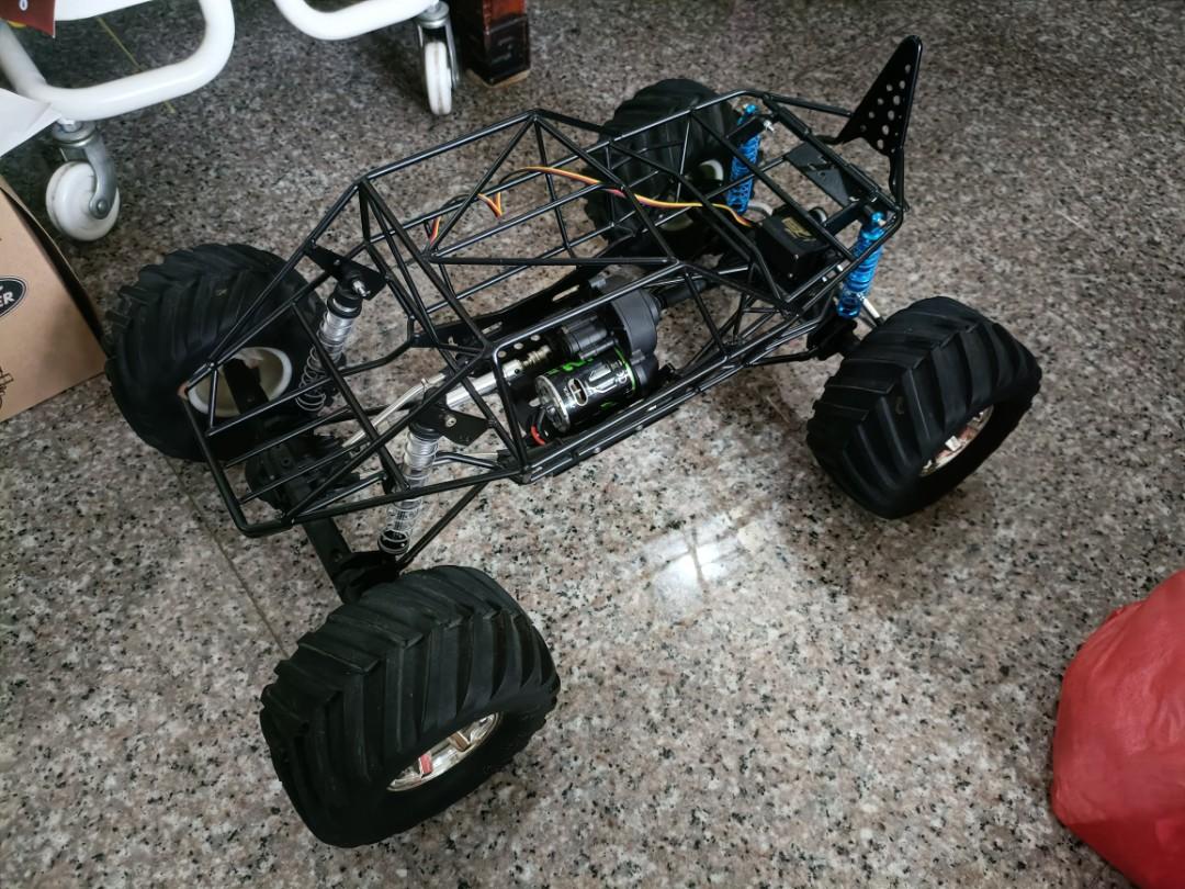 Axial SMT10 Based Monster Truck, Hobbies & Toys, Toys & Games on Carousell