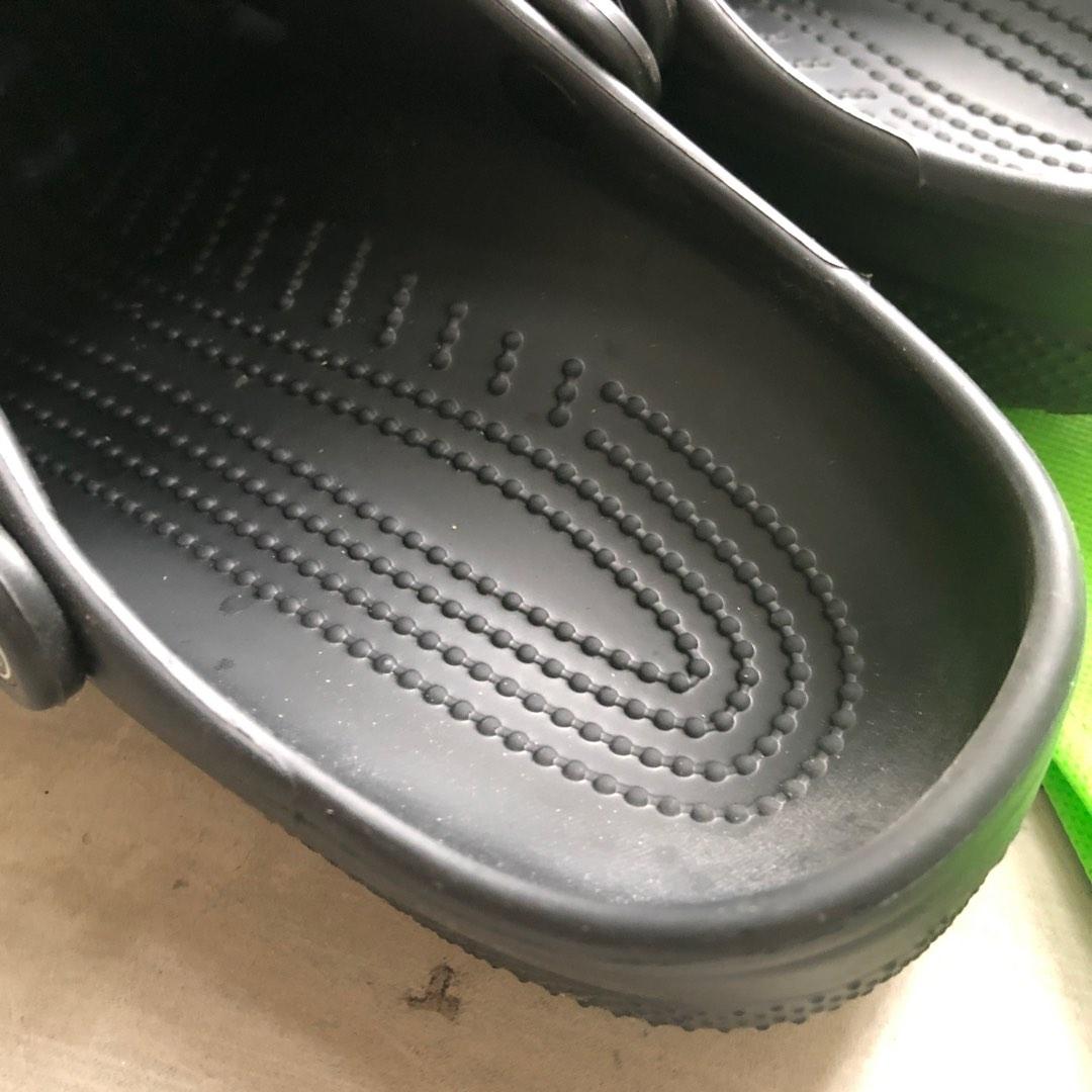 Crocs Size 11, Men's Fashion, Footwear, Flipflops and Slides on Carousell