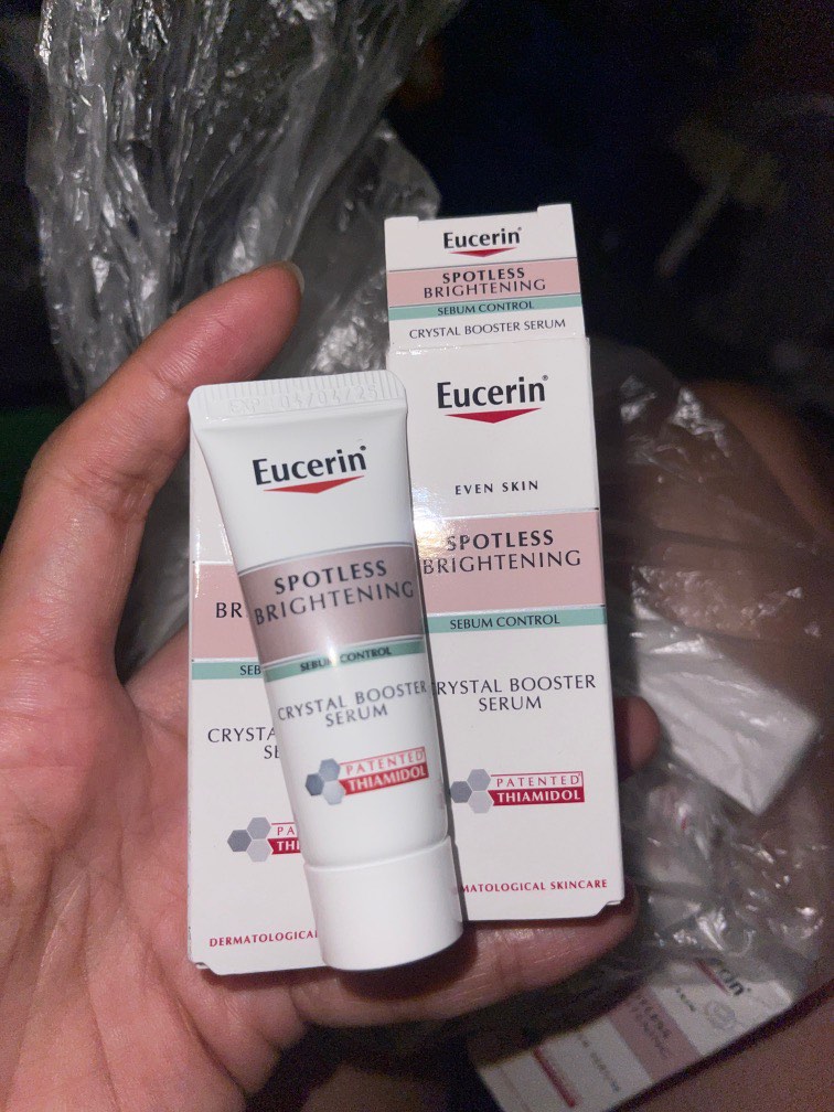 Eucerin spotless brightening crystal booster serum 7ml, 美容＆個人護理, 健康及美容 - 皮膚護理, 面部 - 面部護理 - Carousell