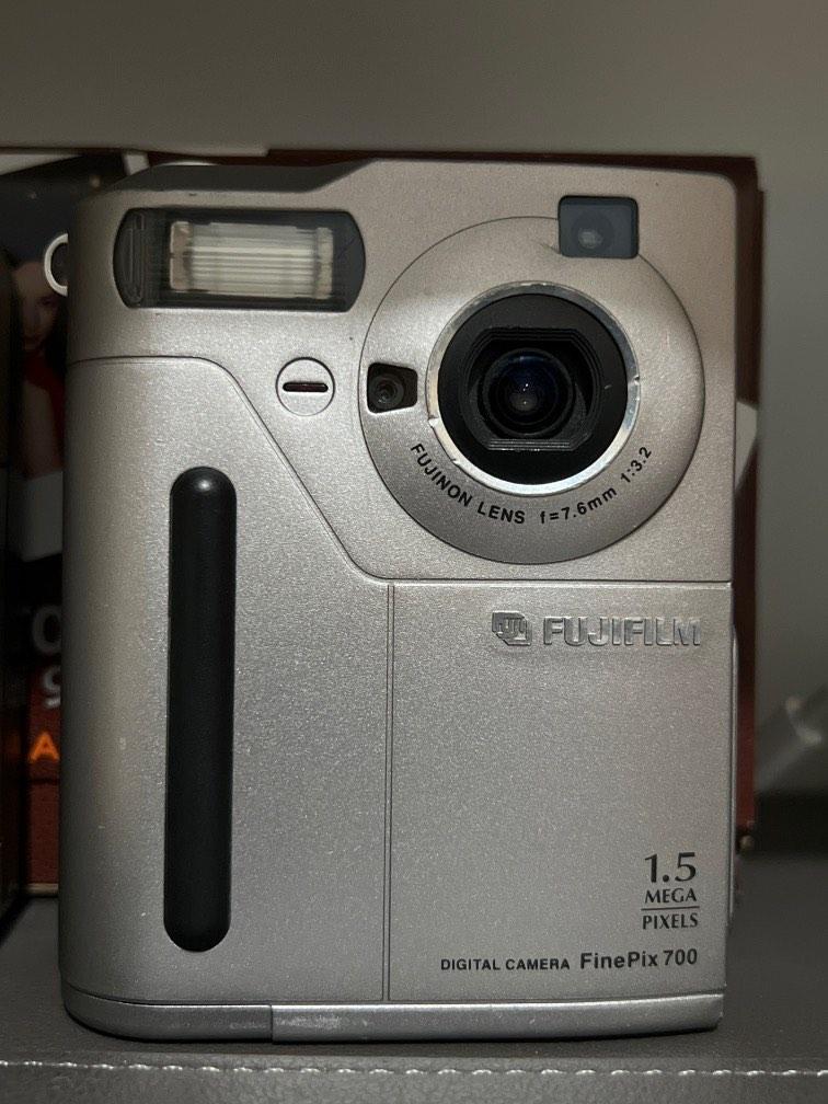 Fujifilm Finepix 700 (Digicam retro cam), Photography, Cameras on Carousell