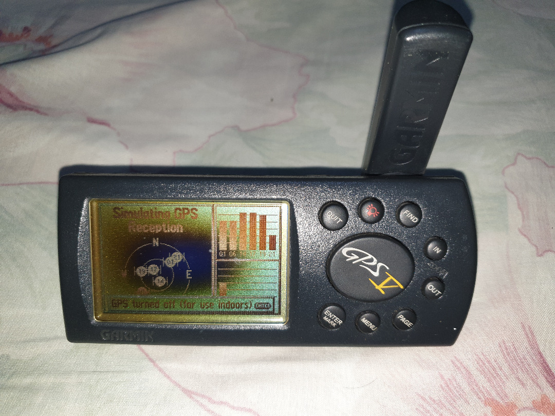 Garmin GPS V with interface and power cable, Sports Equipment, Sports ...