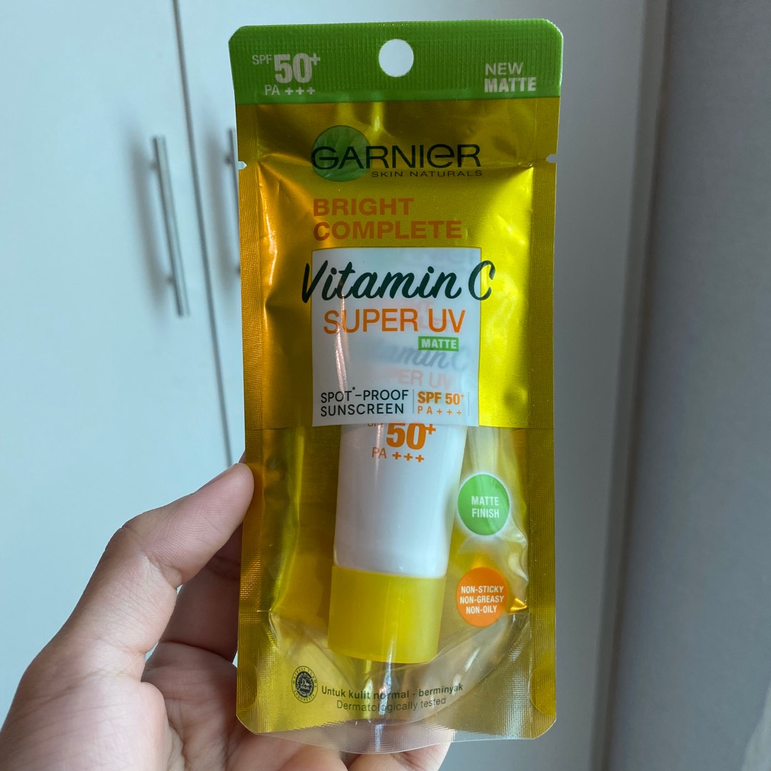 Garnier Bright Complete Vitamin C Super UV Matte Spot-proof Sunscreen SPF 50 PA+++, Beauty ...