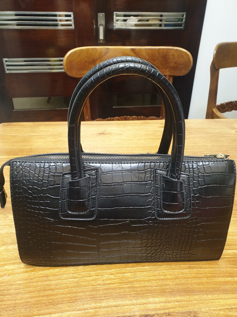 Hand carry boston style bag, Women's Fashion, Bags & Wallets, Clutches ...